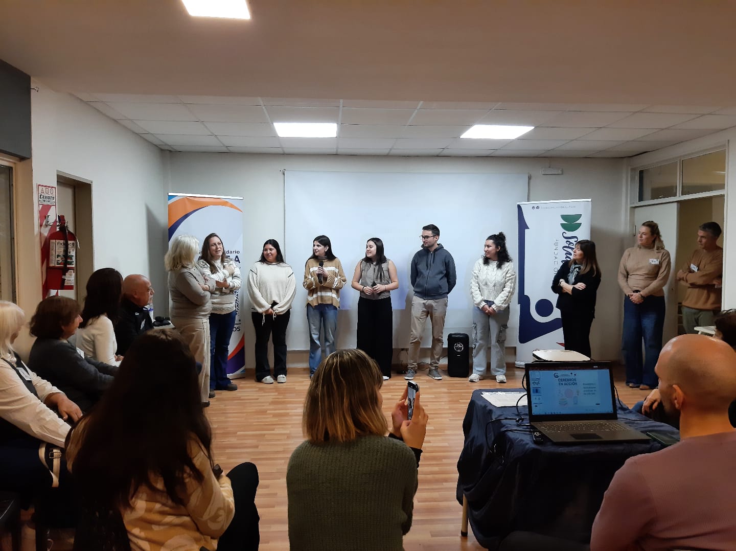 Secretaria de extension - Inclusión digital humanista para adultos mayores